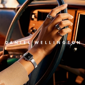 Ženske ure plačaj na 24 obrokov